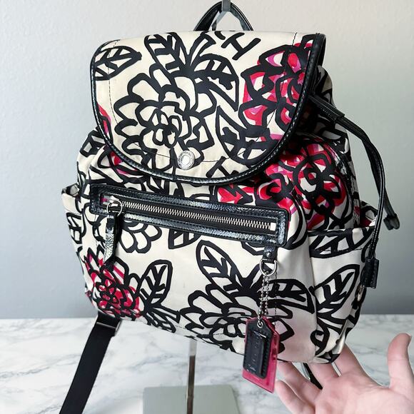 Coach | Bags | Coach Poppy Daisy Floral Graffiti Satin Flap Zipper ...